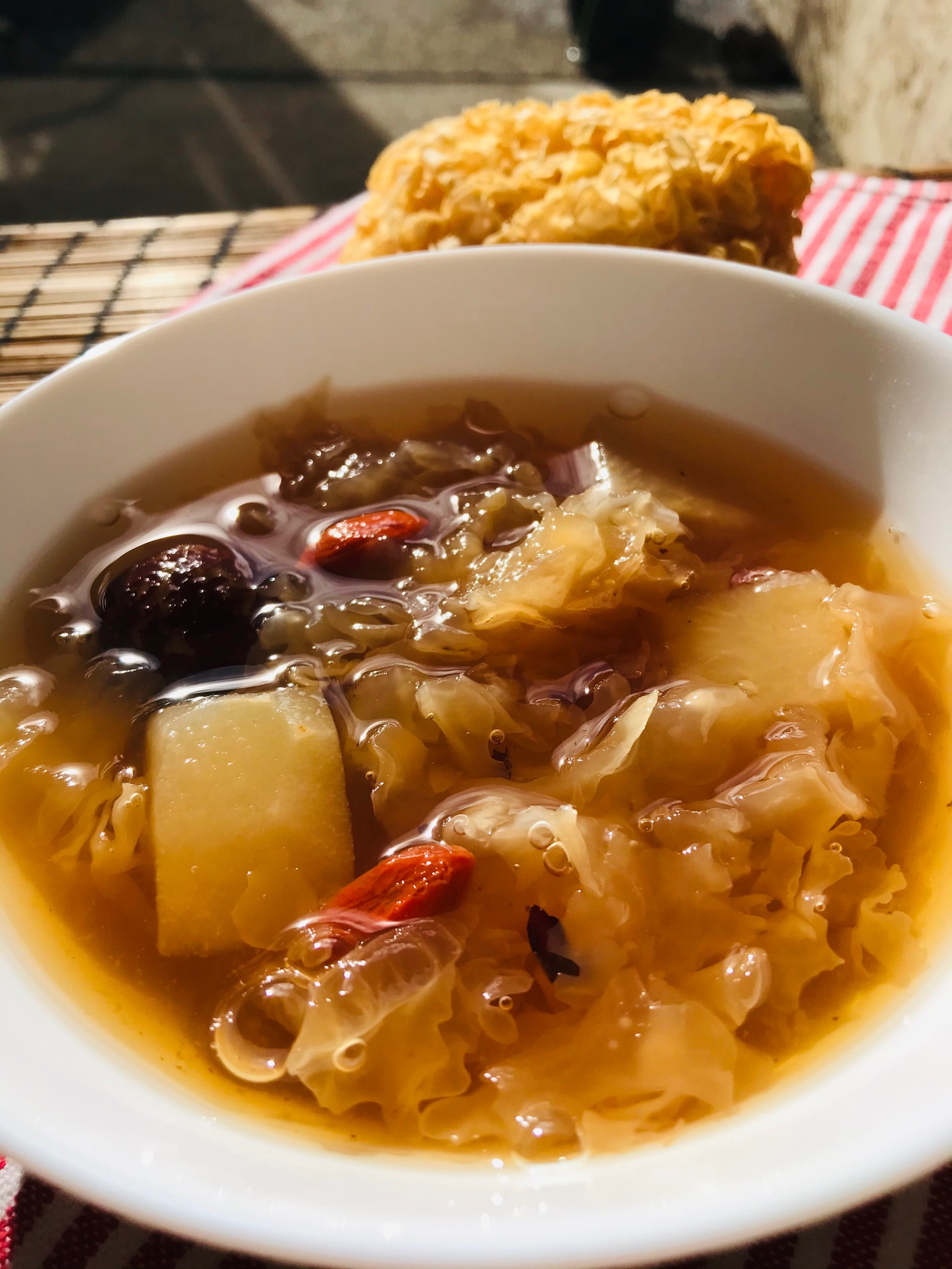 Healthy Snow Fungus Soup with Red Dates – Rice Bucket Recipes
