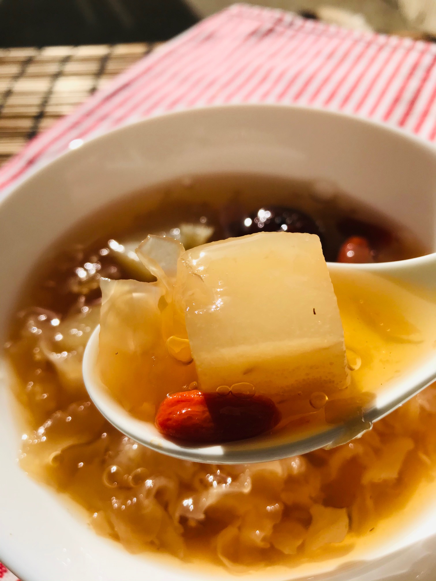 Healthy Snow Fungus Soup with Red Dates – Rice Bucket Recipes